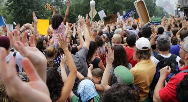 Hundreds of Thousands Demand Climate Action on Streets of New York ...