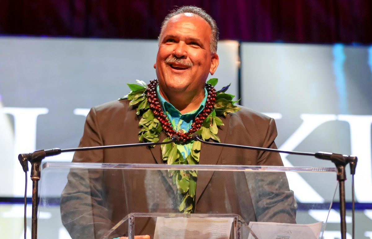 This Hawaiian Mayor is Scoring Touchdowns for Clean Energy